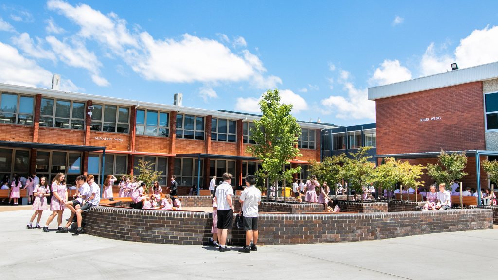 Home - Daramalan College